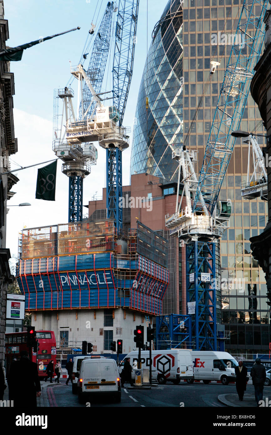 Bishopsgate tower pinnacle skyscraper construction hi-res stock ...
