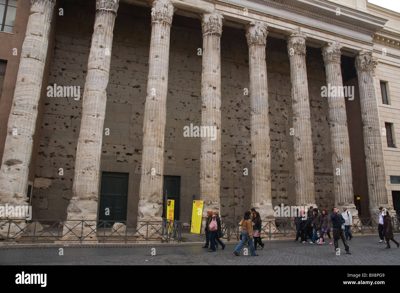 Templo di adriano hi-res stock photography and images - Alamy