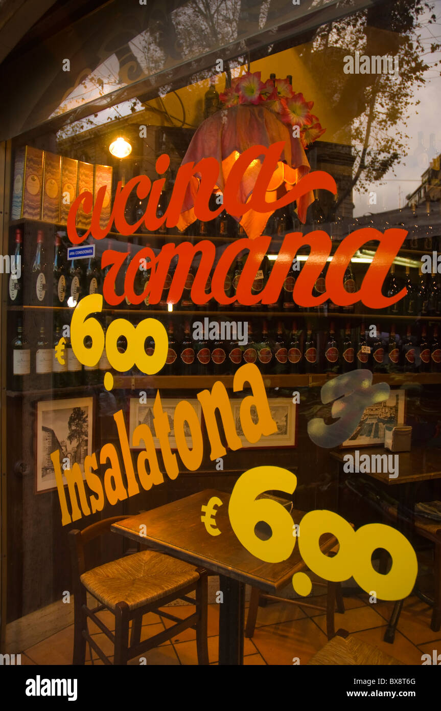 Italian restaurant sign front hi-res stock photography and images - Alamy