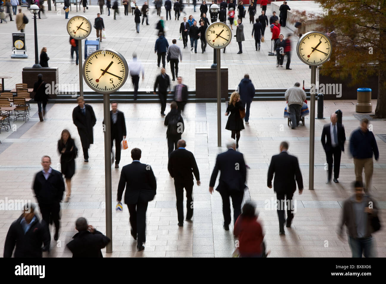 Business people and perspective hi-res stock photography and images - Alamy