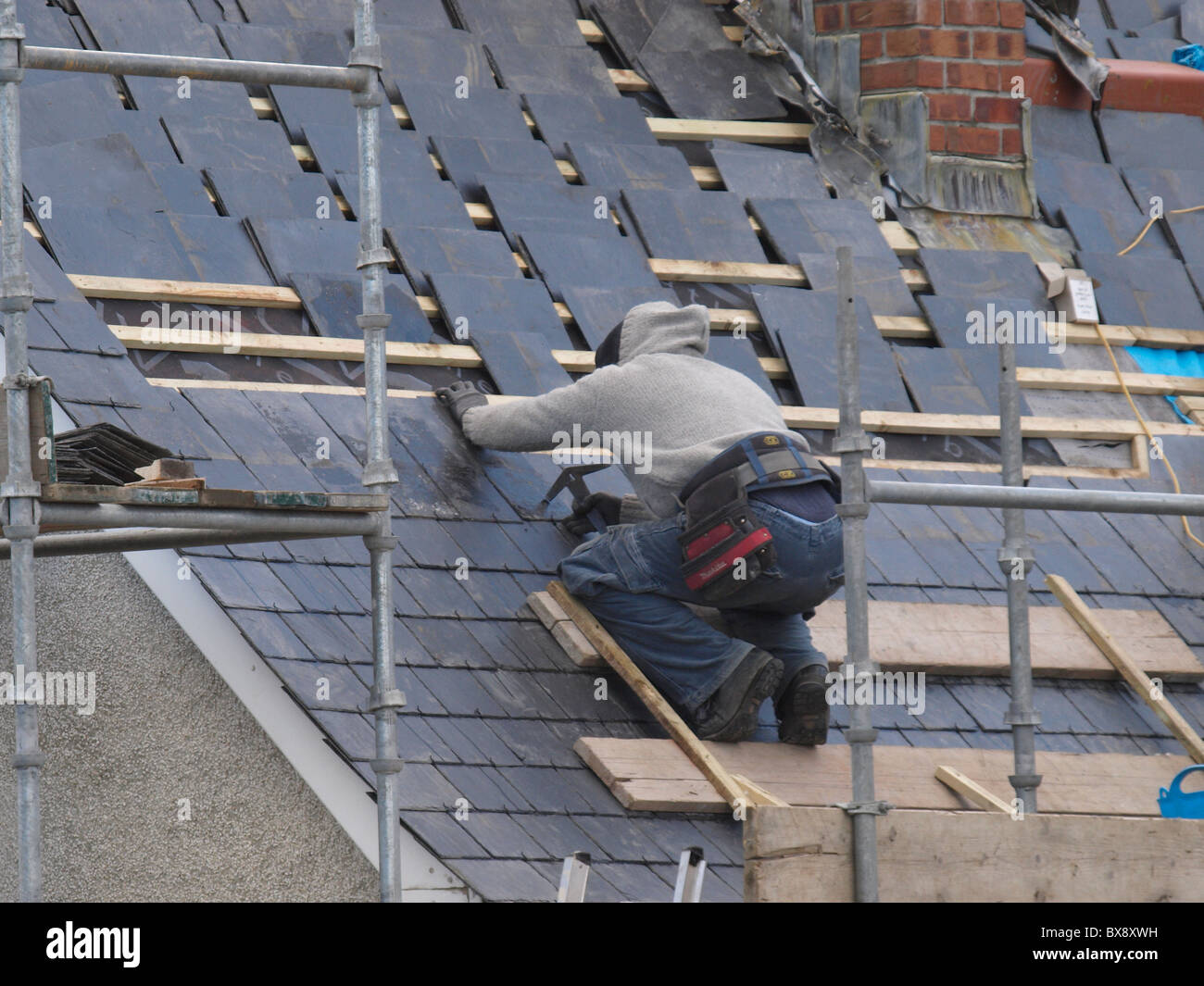 Roofer tiles hi-res stock photography and images - Alamy