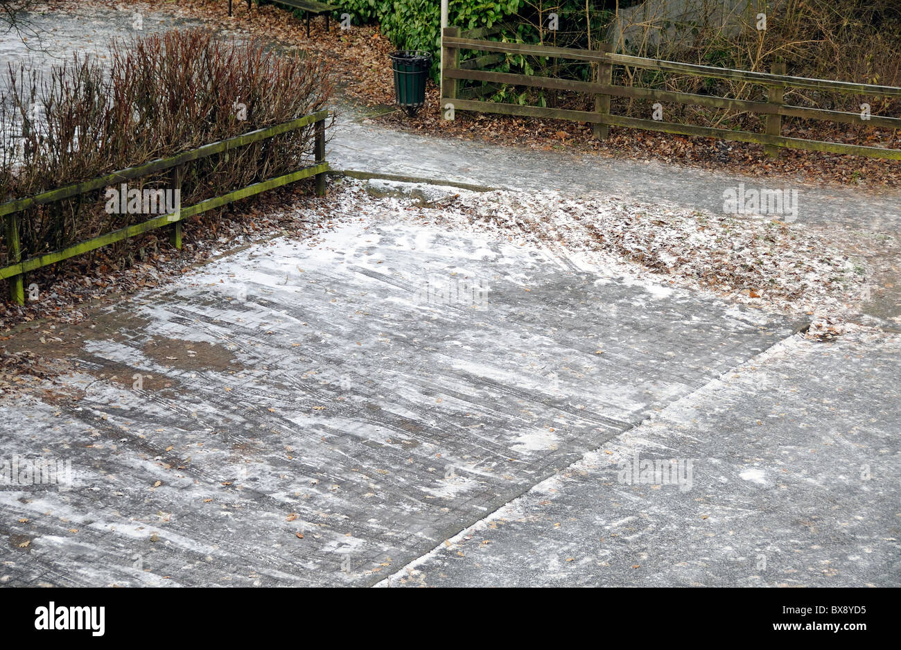 Salt ice road hi-res stock photography and images - Alamy