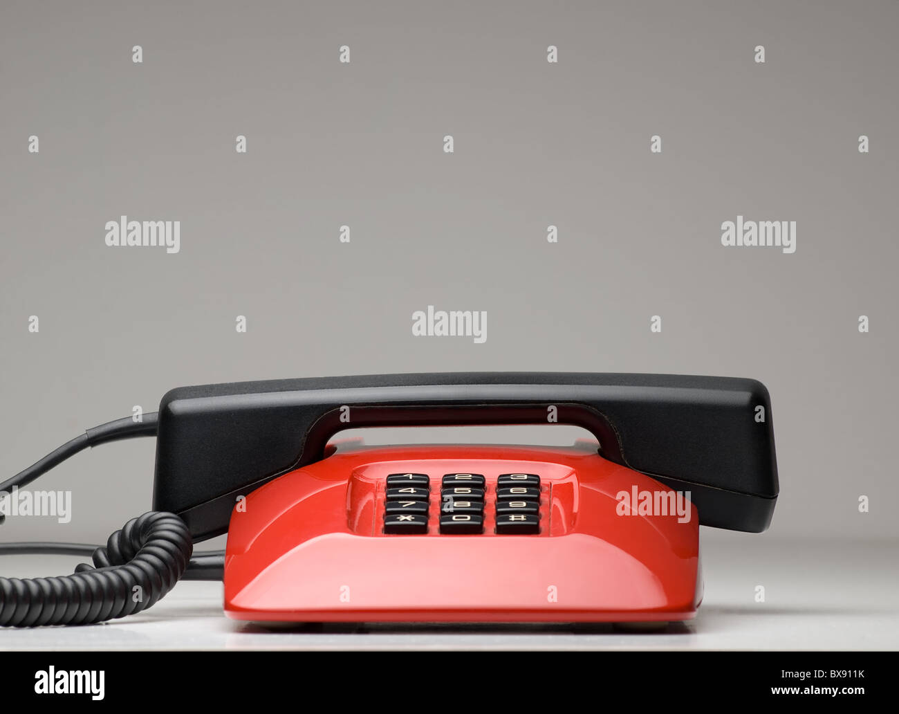 Phone call 911 graphic hi-res stock photography and images - Alamy