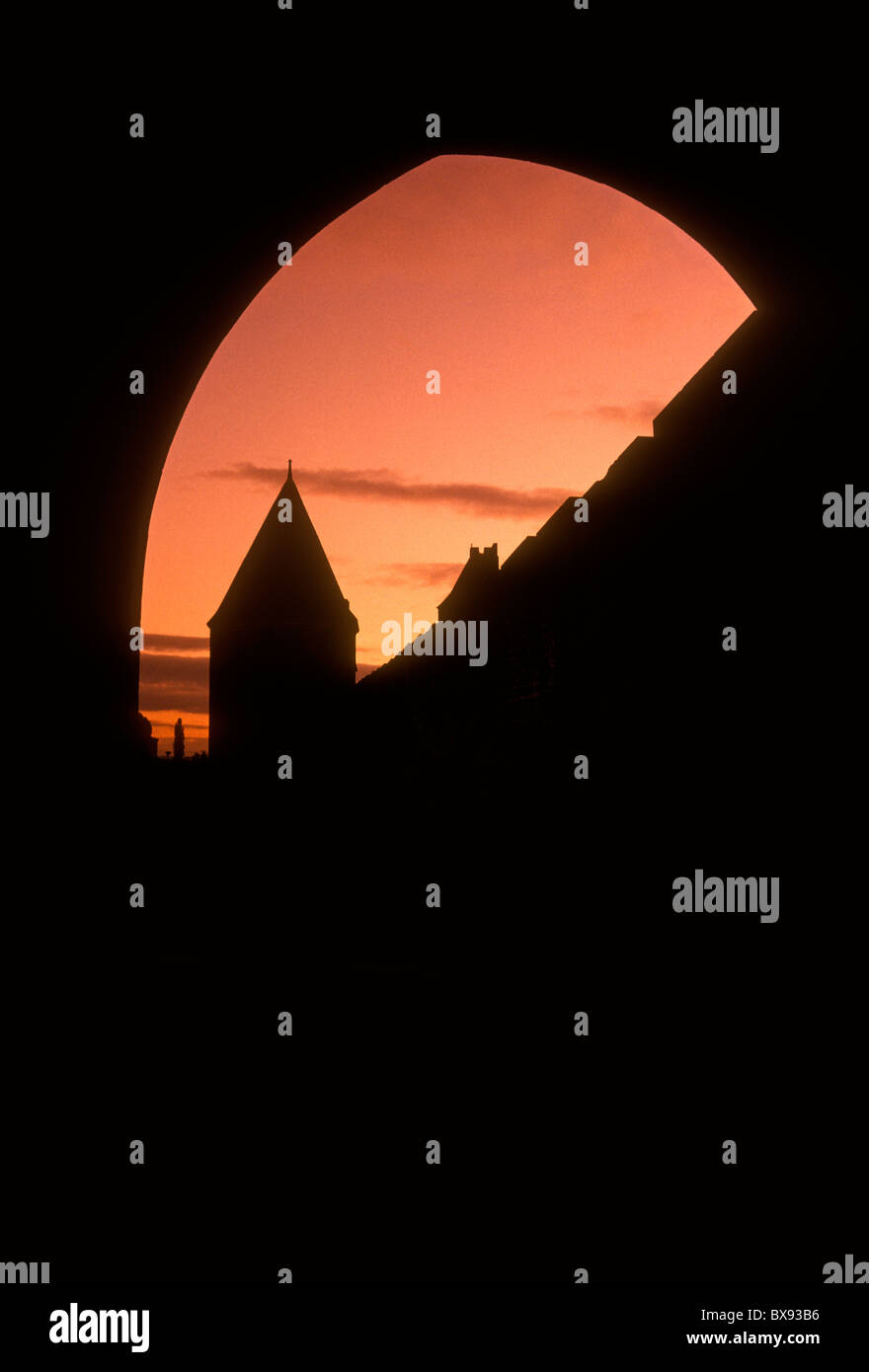 walled town, feudal stronghold, citadel, military fortress, Cathar Wars ...