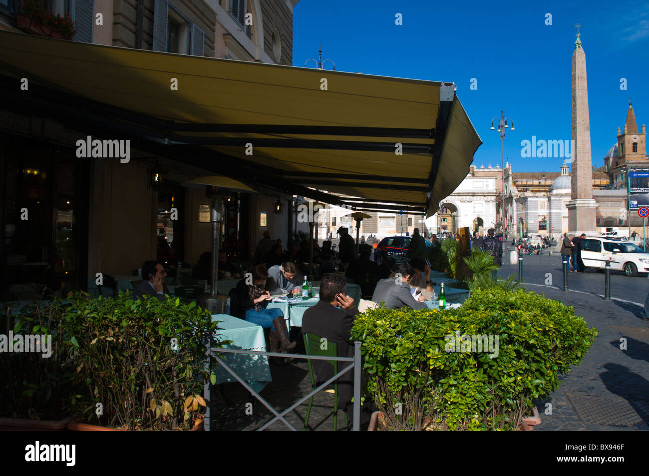 People rome cafe hi-res stock photography and images - Alamy