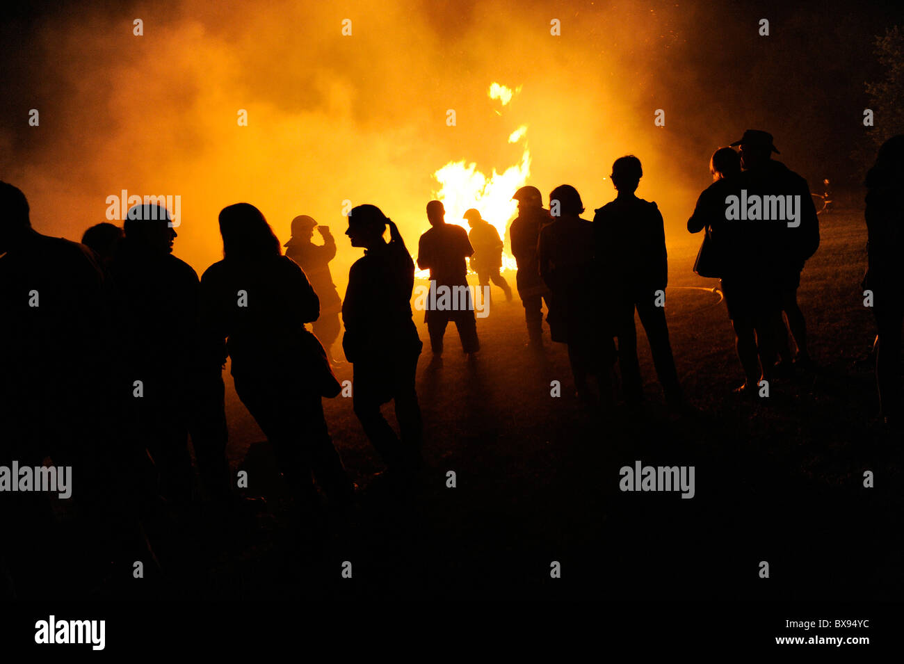 Putting Out Fire Stock Photos & Putting Out Fire Stock Images - Alamy