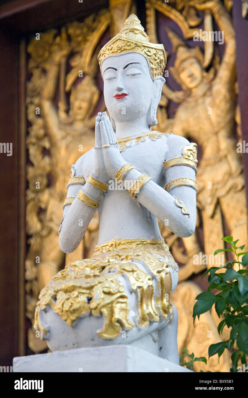 statue in Wat Dokkham in Chiang Mai Stock Photo - Alamy