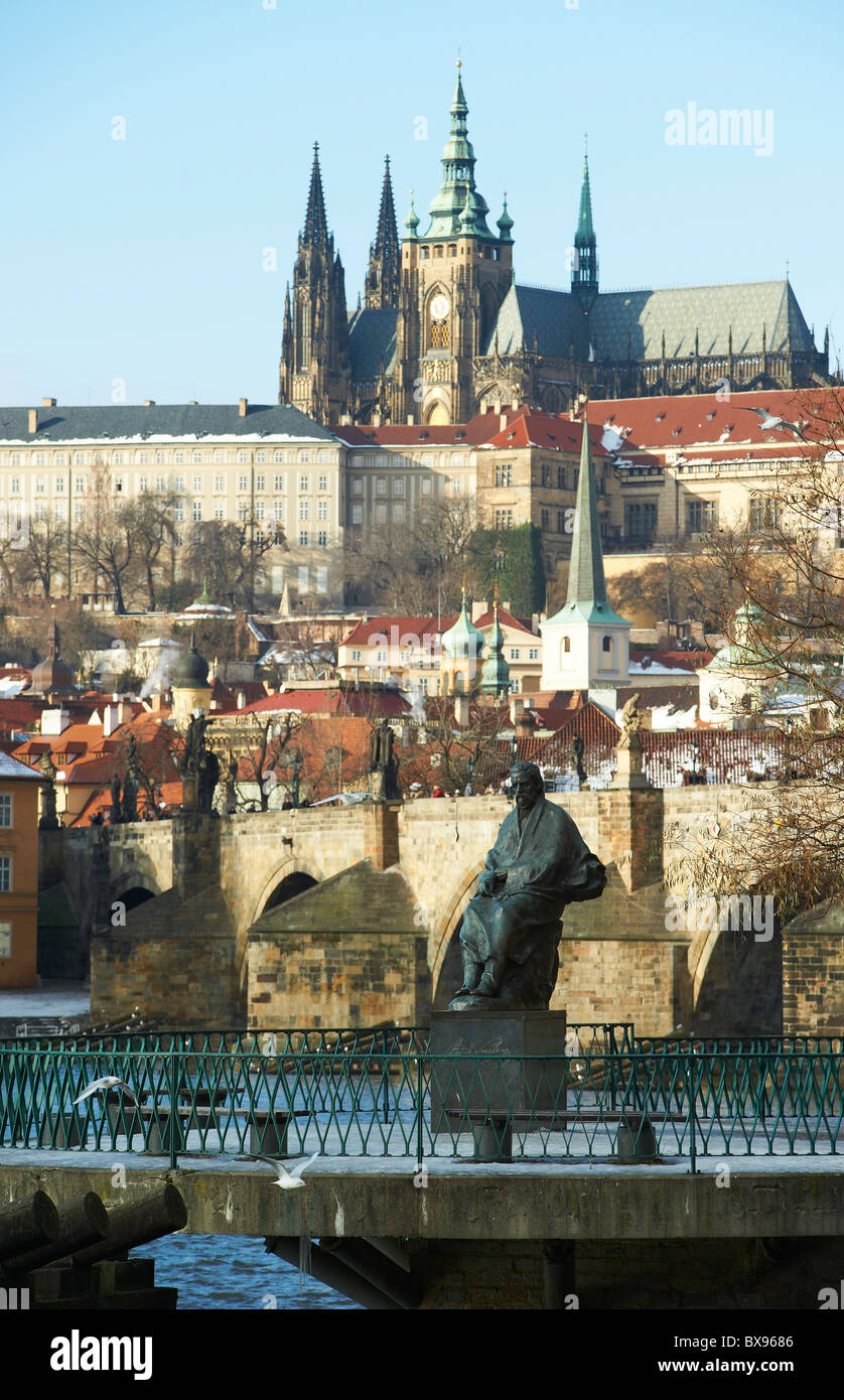 Charles bridge covered snow hi-res stock photography and images - Alamy