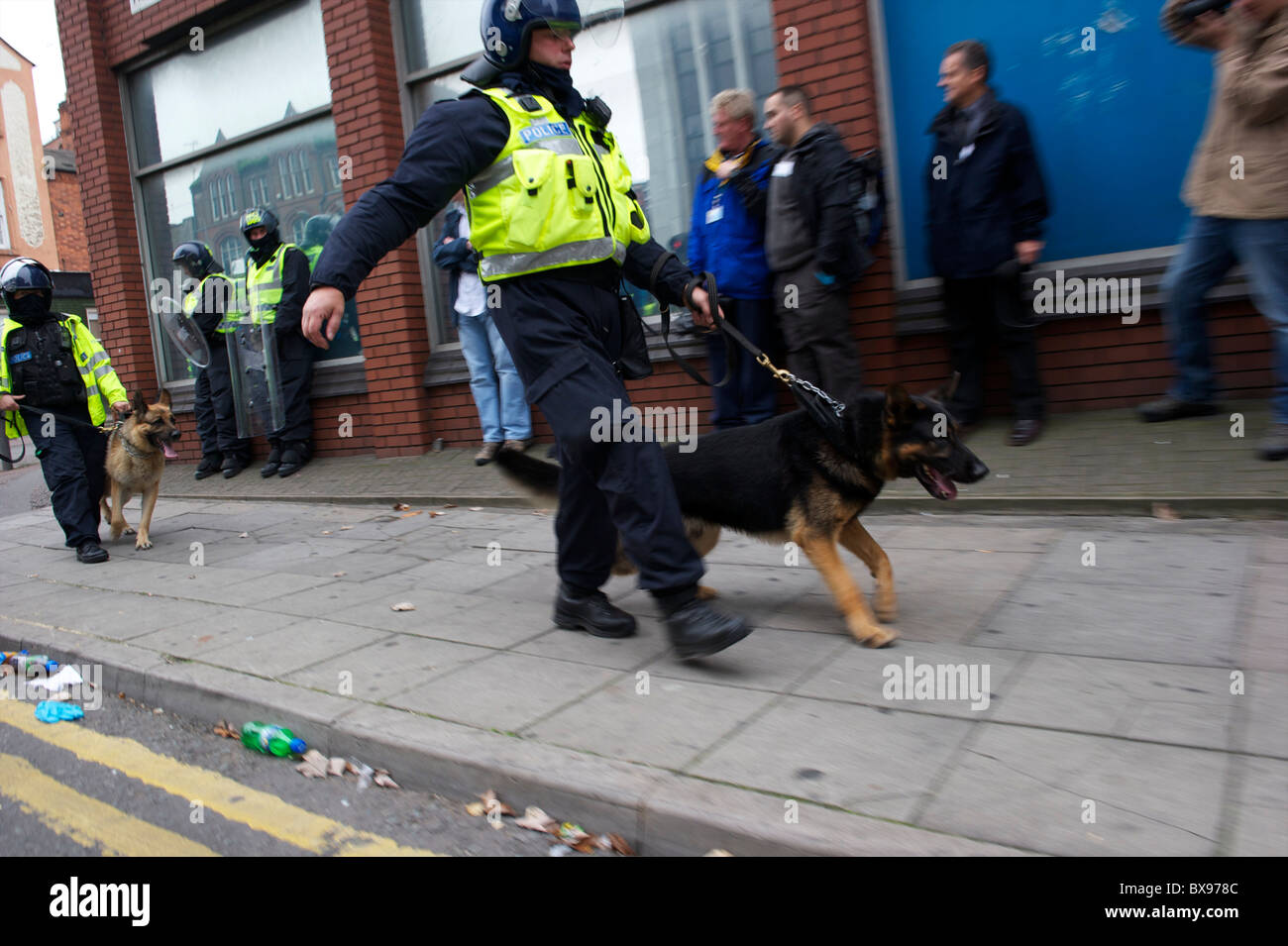 Riot policeman with dog police hi-res stock photography and images - Alamy