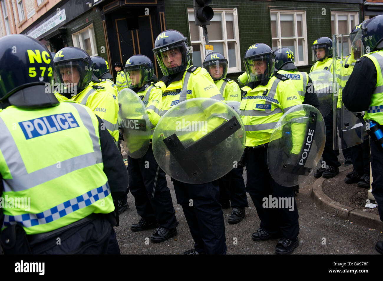 Police dogs riot uk hi-res stock photography and images - Alamy