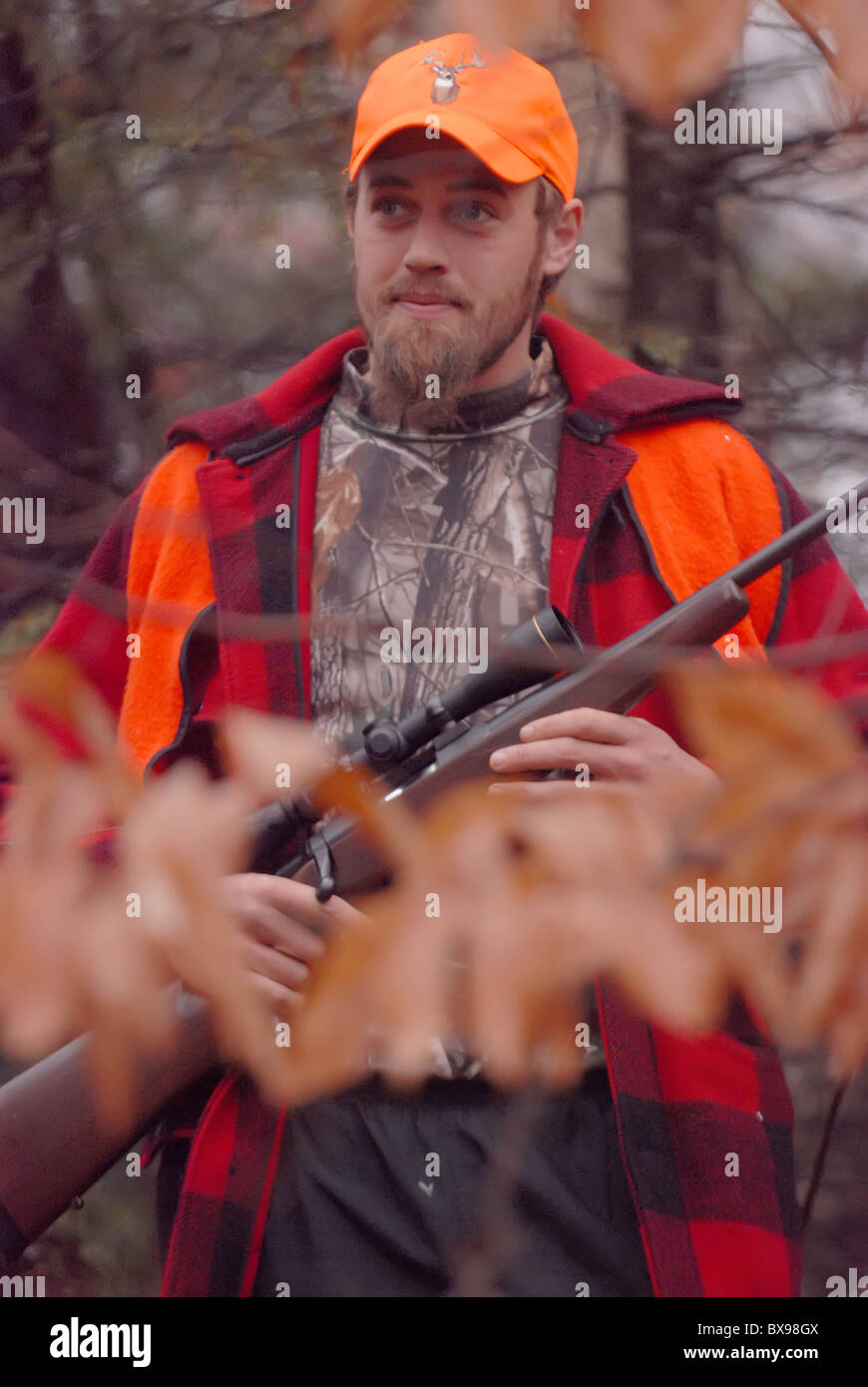Hunting deer hi-res stock photography and images - Alamy