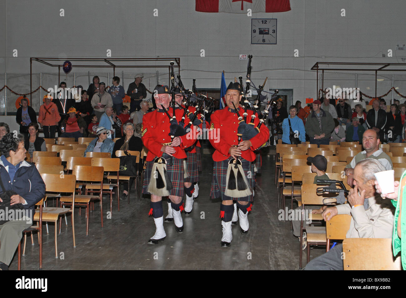 Highland band hi-res stock photography and images - Alamy