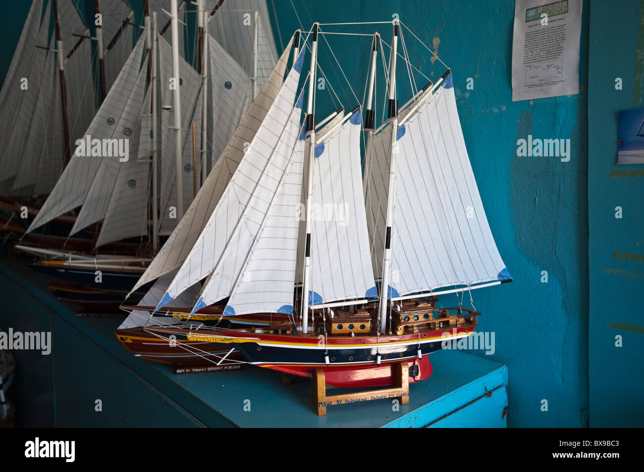 Making model boat hi-res stock photography and images - Alamy