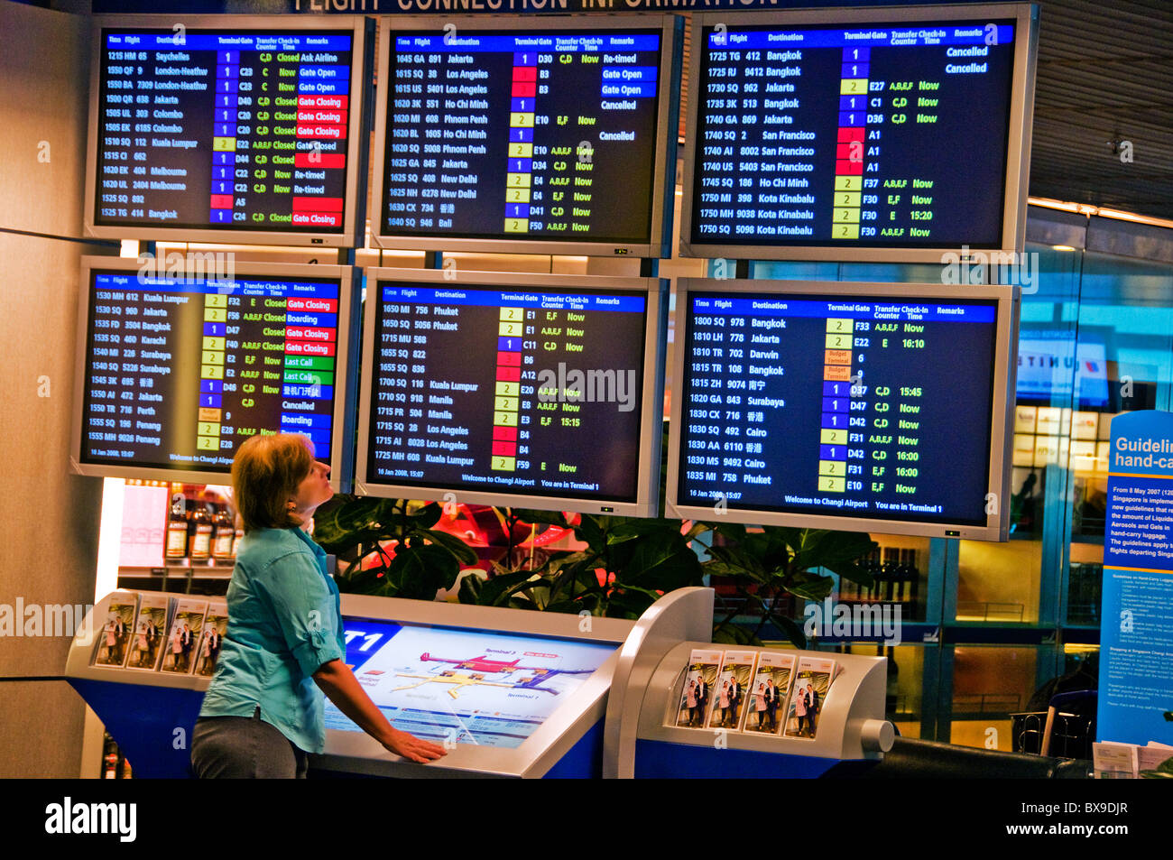 Changi airport departure gate hi-res stock photography and images - Alamy
