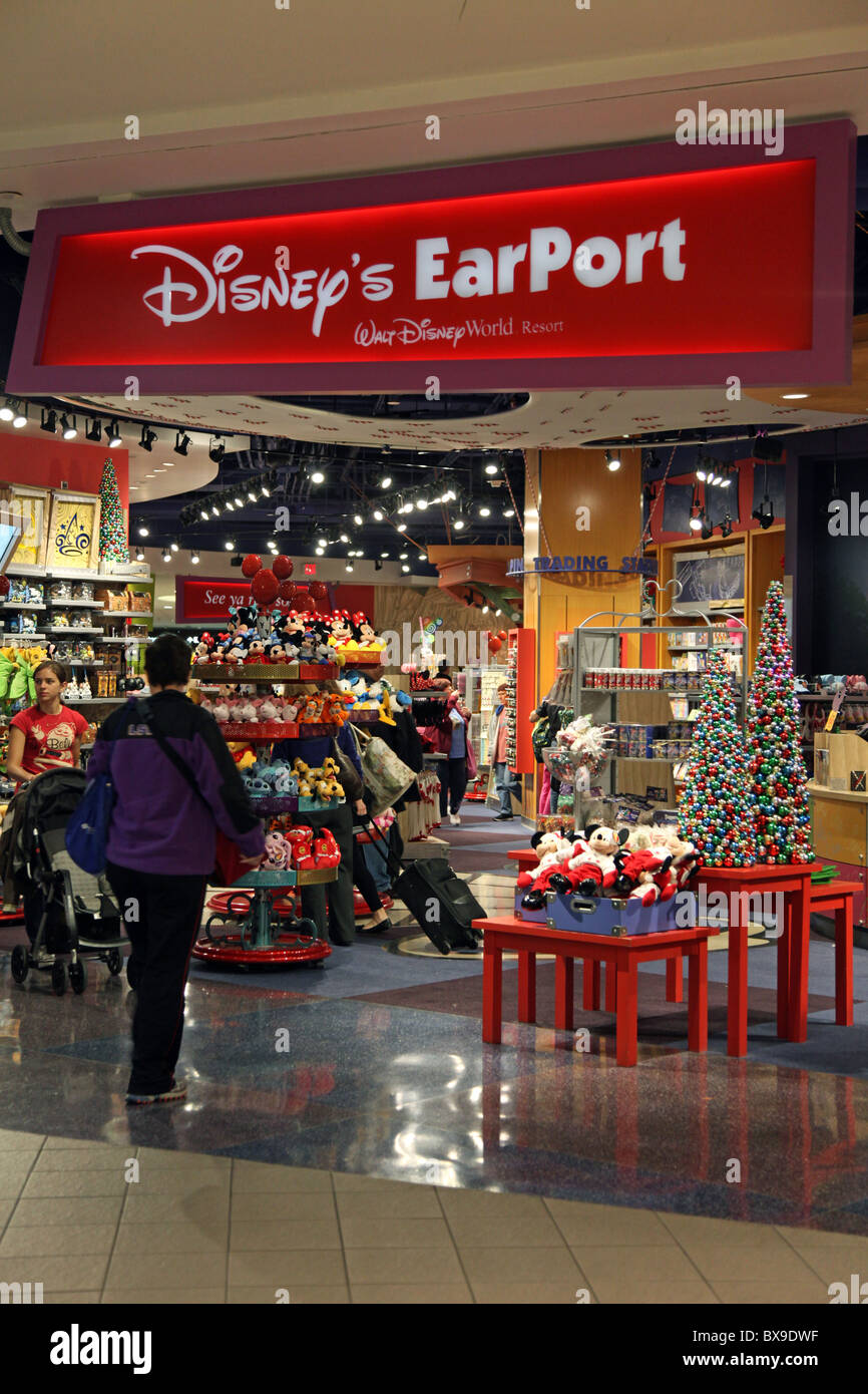 Disney snow white artwork hi-res stock photography and images - Alamy