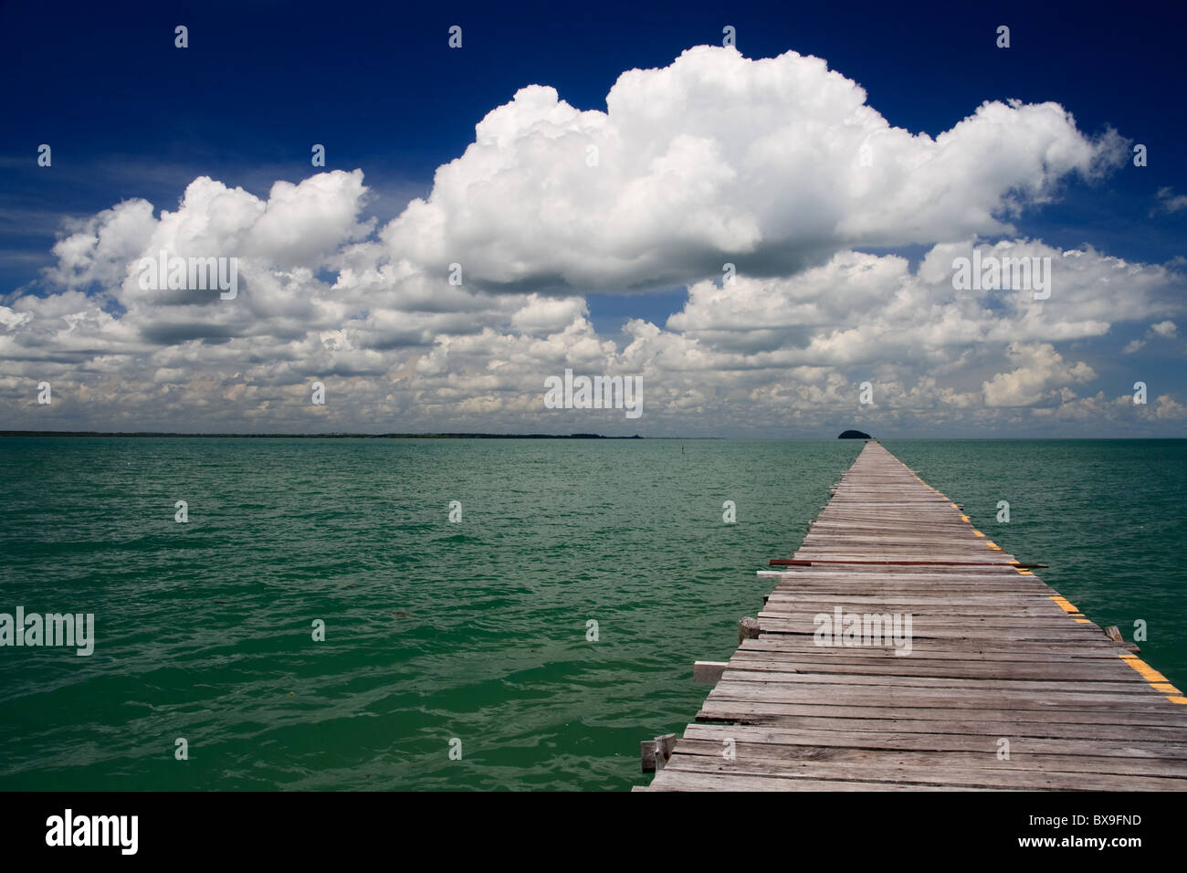 Blue ocean view pier hi-res stock photography and images - Alamy