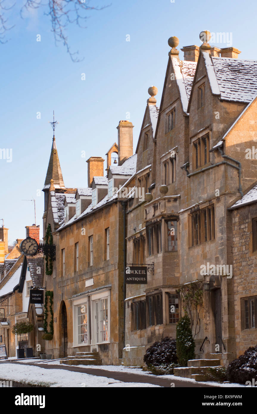 Antique and fine art galleries at the Cotswolds village of Broadway in ...