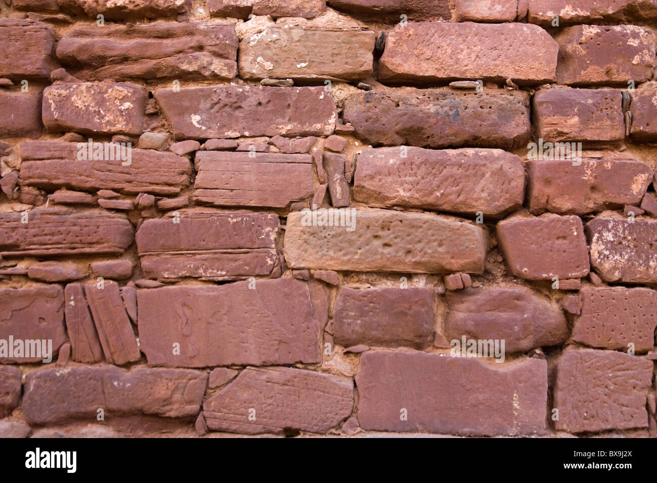 Background texture of an red ancient castle wall Stock Photo - Alamy