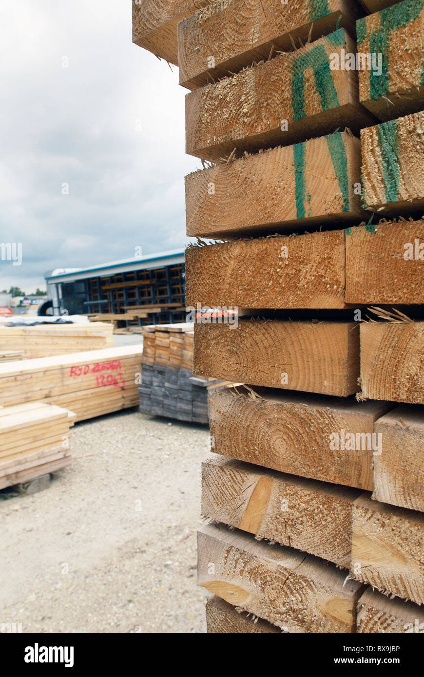 Timber and builders merchant hi-res stock photography and images - Alamy