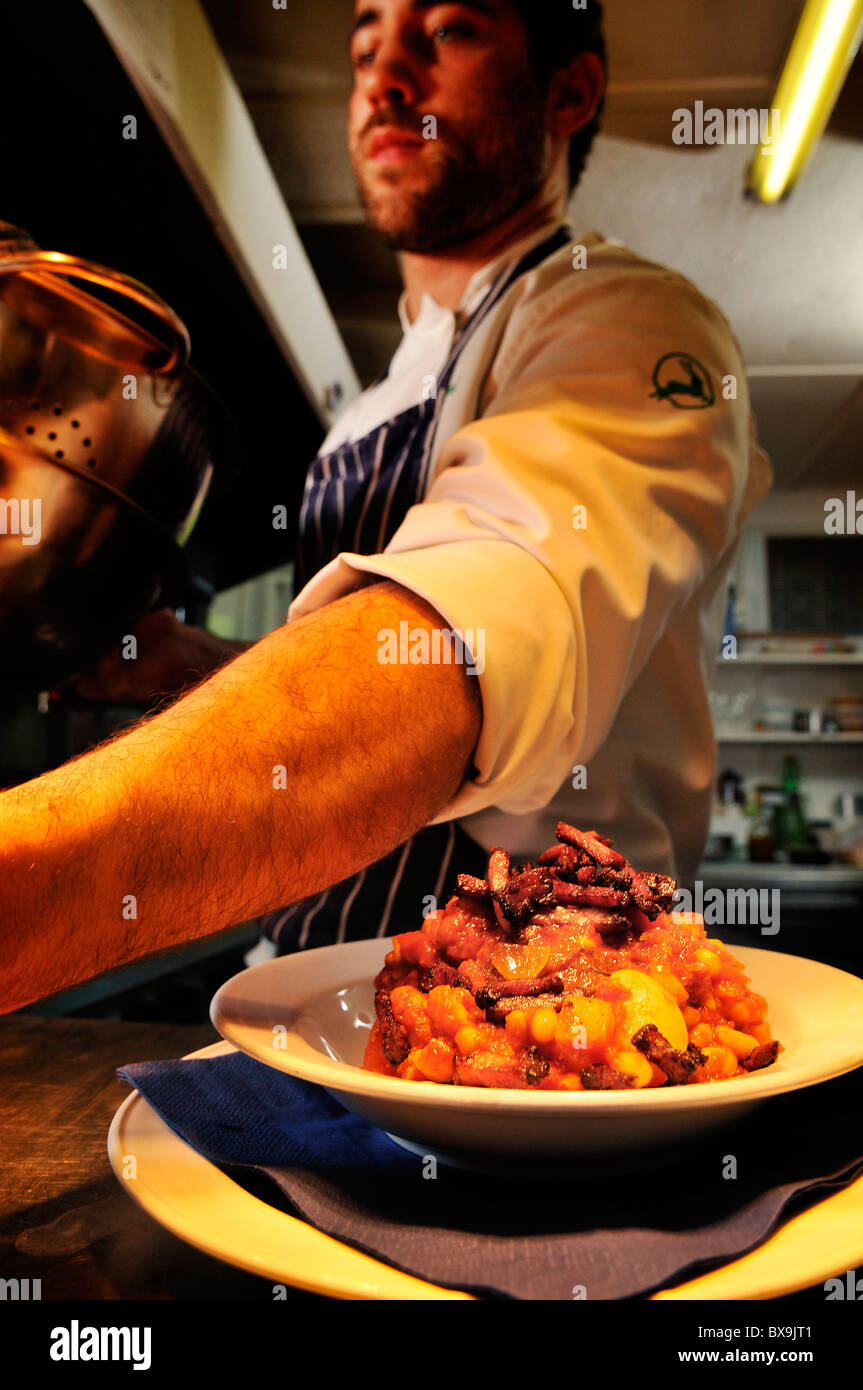 Pub kitchen hi-res stock photography and images - Alamy