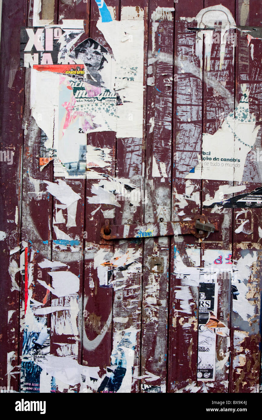 Torned paper hi-res stock photography and images - Alamy