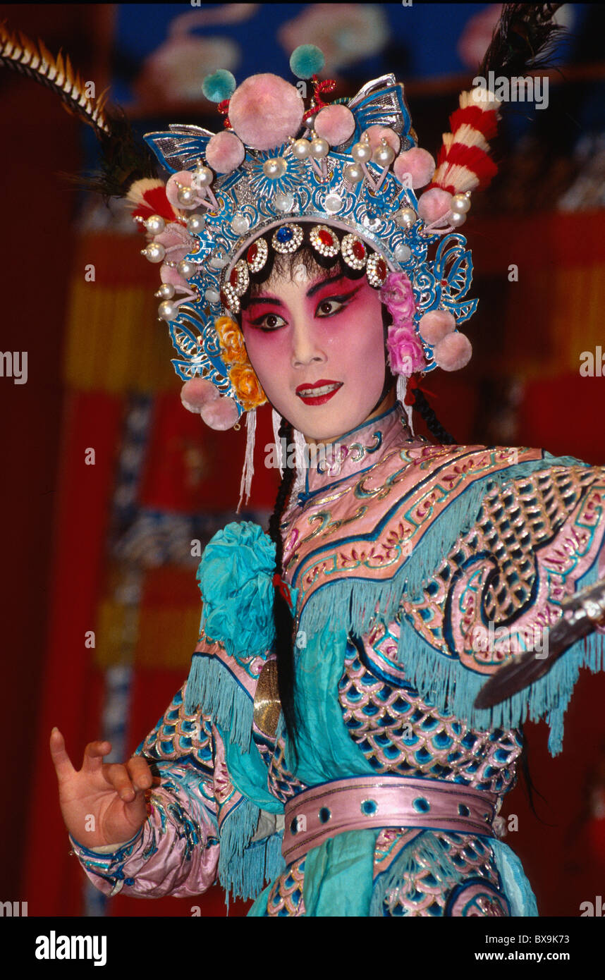 Beijing Opera Female leading Role (Dan), Beijing Stock Photo - Alamy