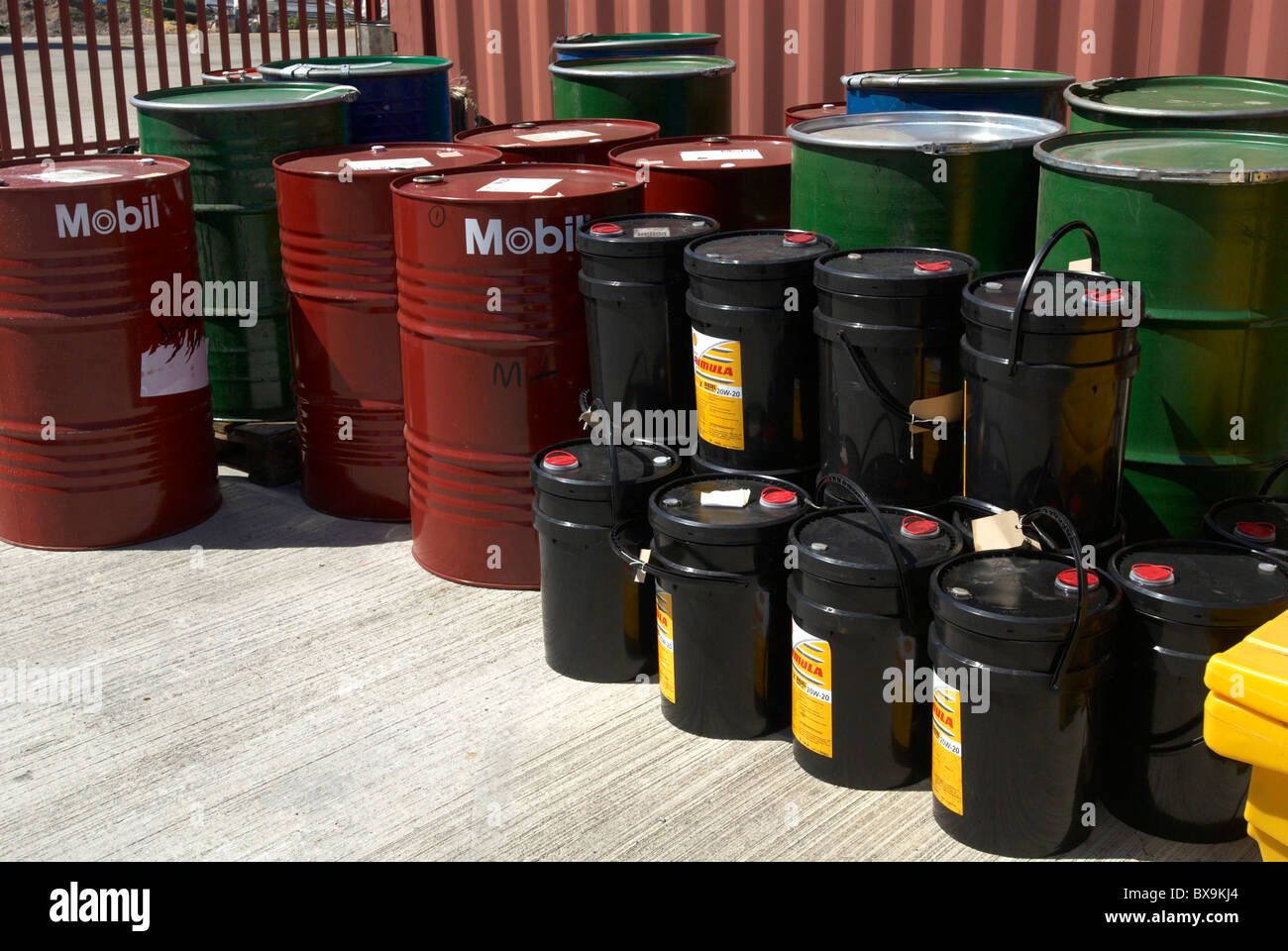 Oil drums britain hi-res stock photography and images - Alamy