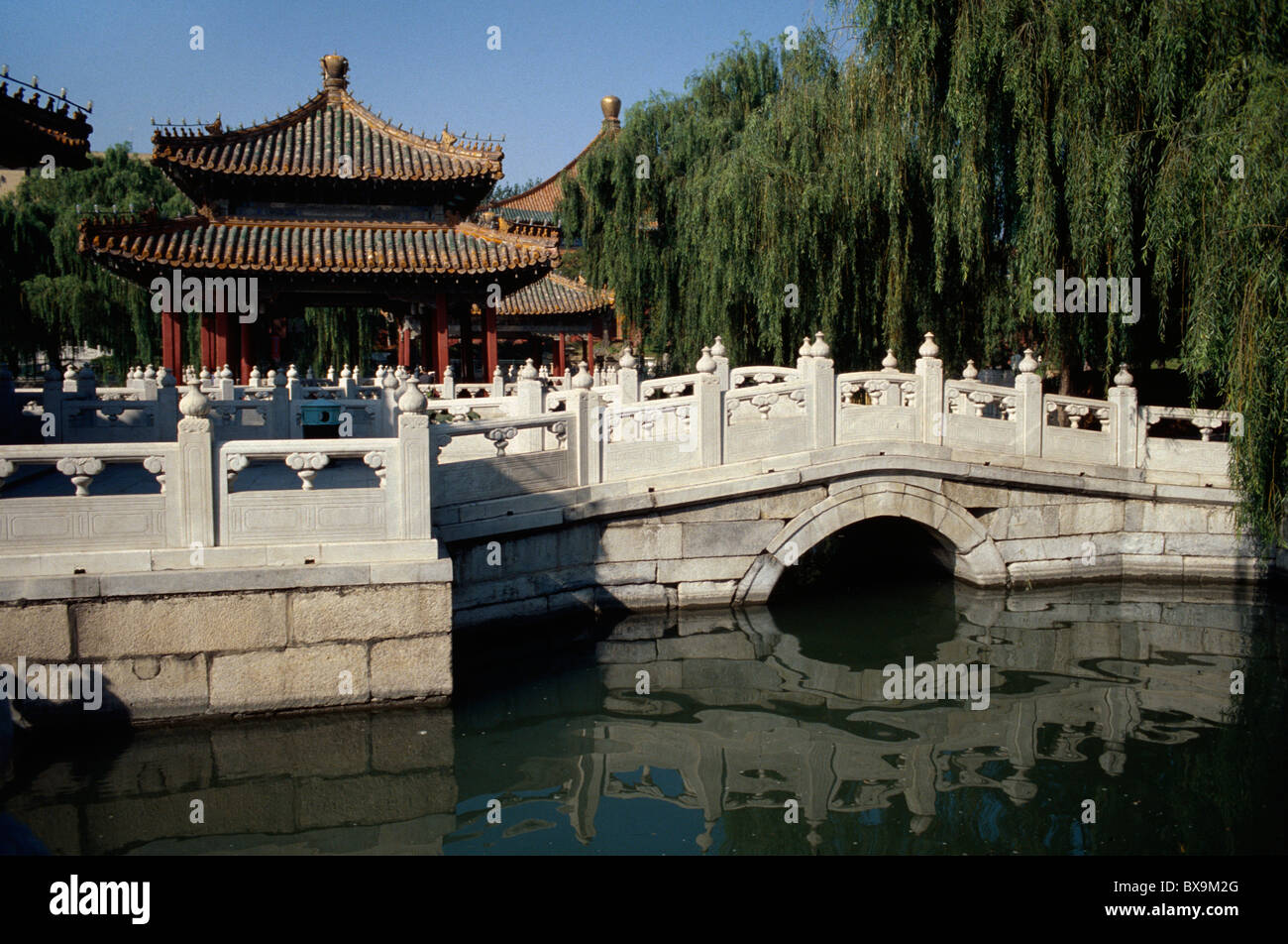 Long Wu High Resolution Stock Photography and Images - Alamy