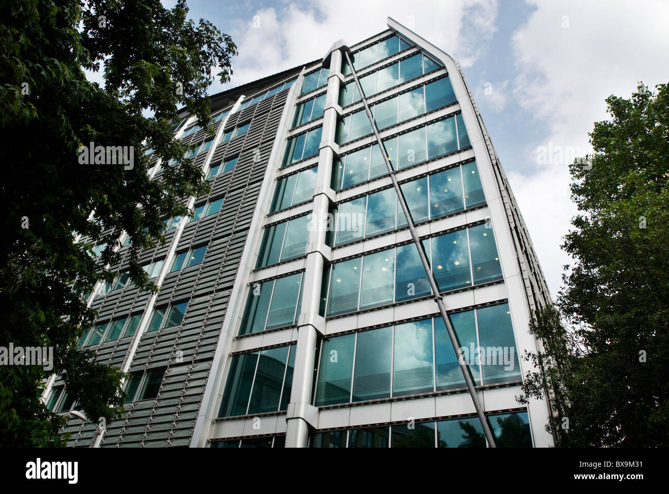Modern office block St Pauls London UK Stock Photo - Alamy
