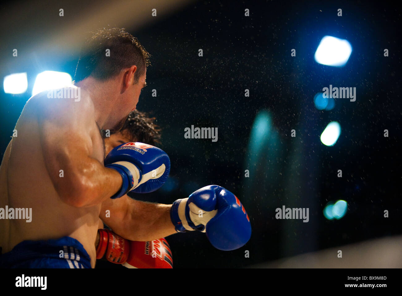 Left hook hi-res stock photography and images - Alamy