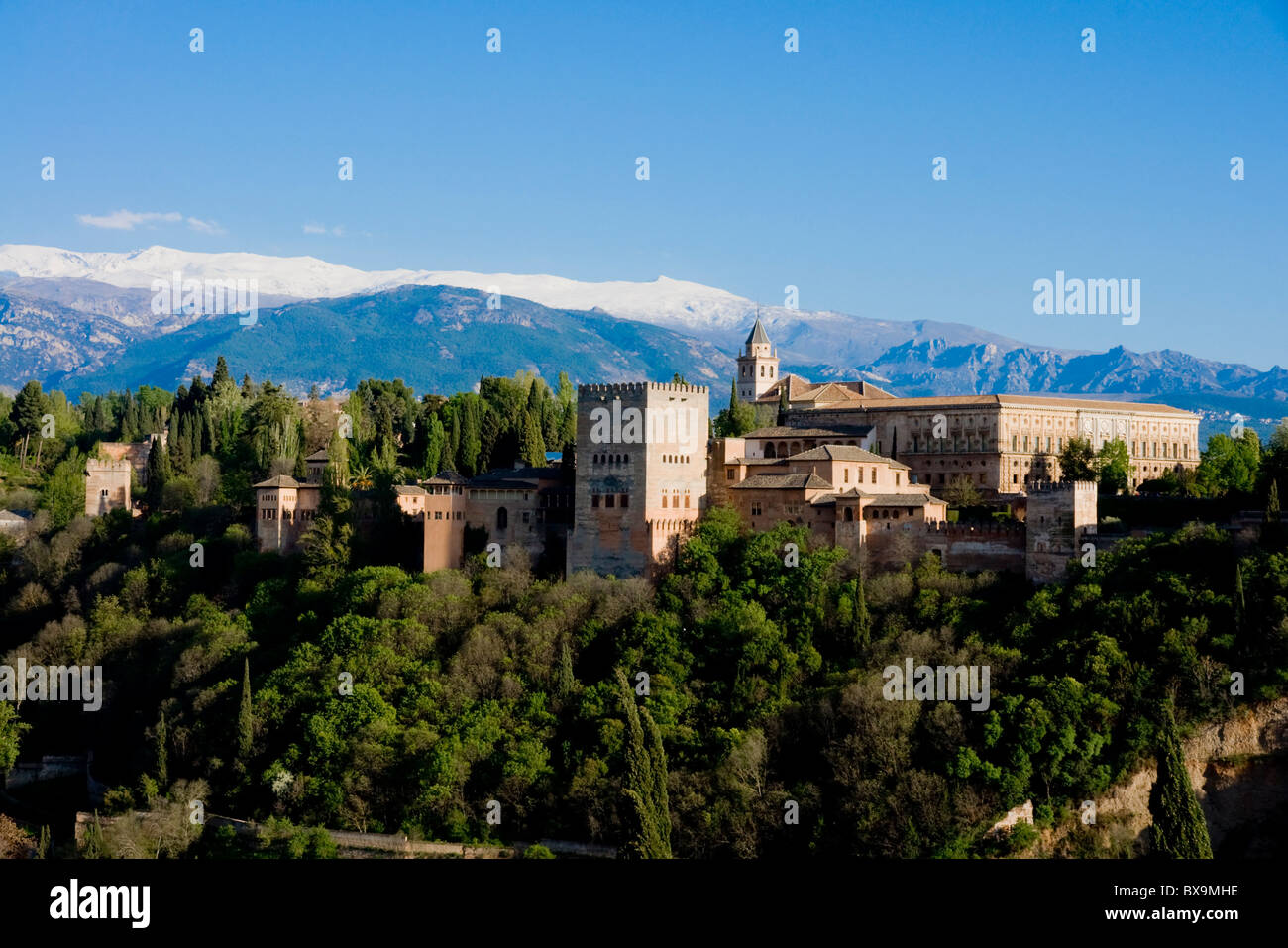 Granada tourist attractions hi-res stock photography and images - Alamy
