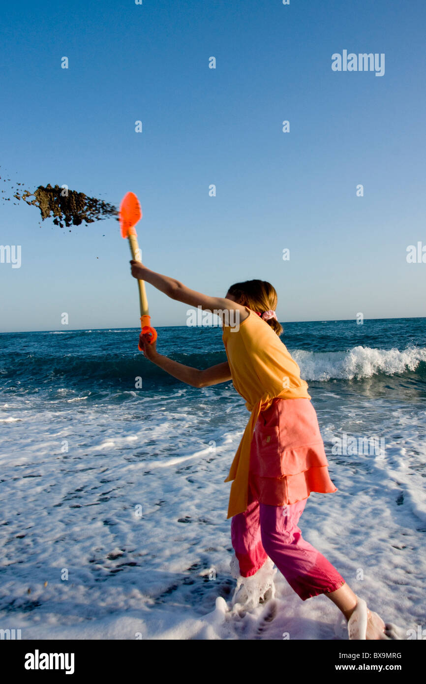 Kids spade beach hi-res stock photography and images - Alamy
