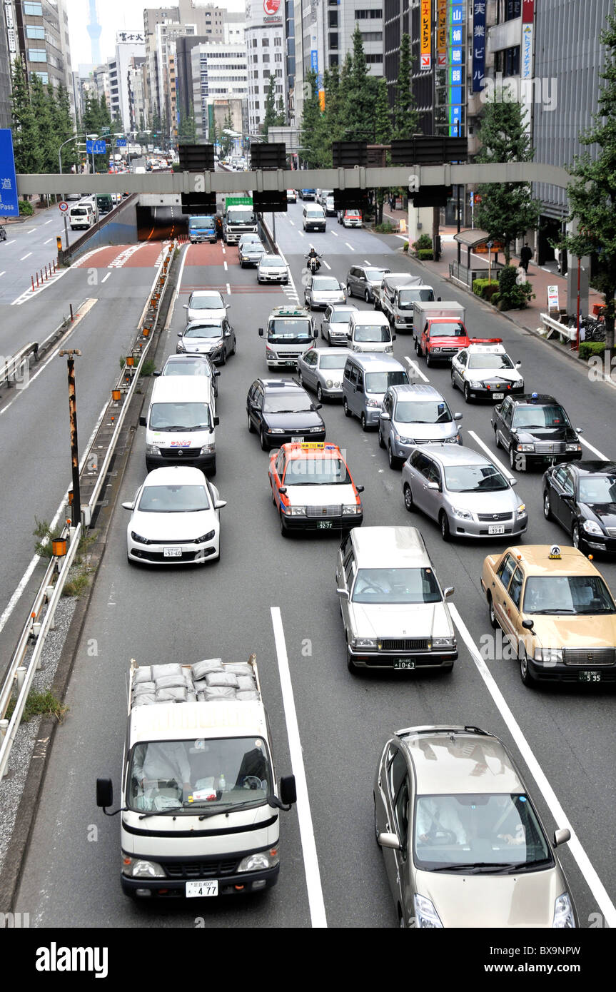 road scene, cars, traffic, Ginza, Tokyo, Japan Stock Photo - Alamy