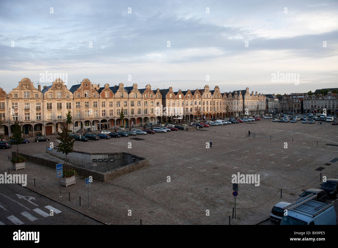 Square arras hi-res stock photography and images - Alamy