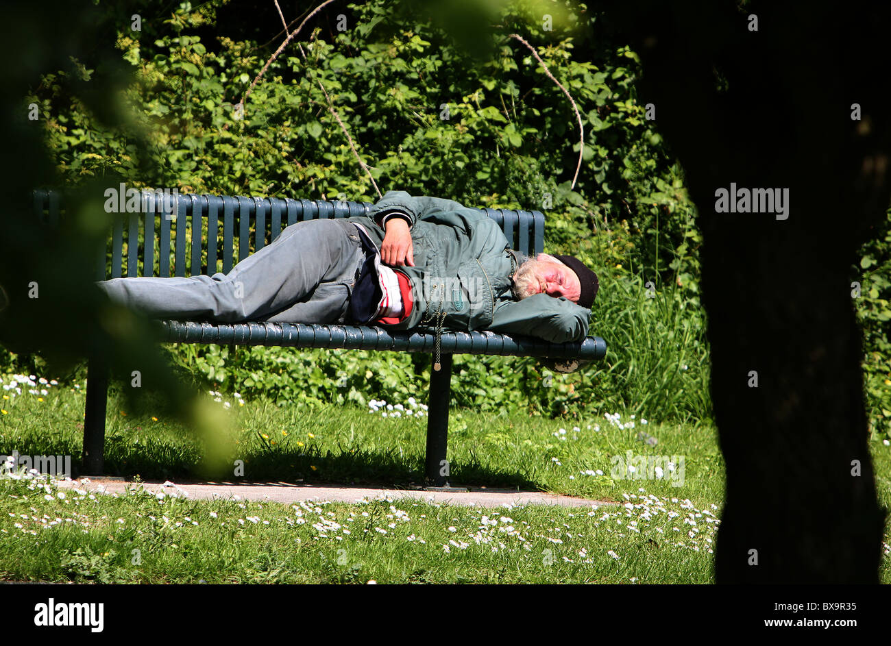 Tramp alcoholic hi-res stock photography and images - Alamy