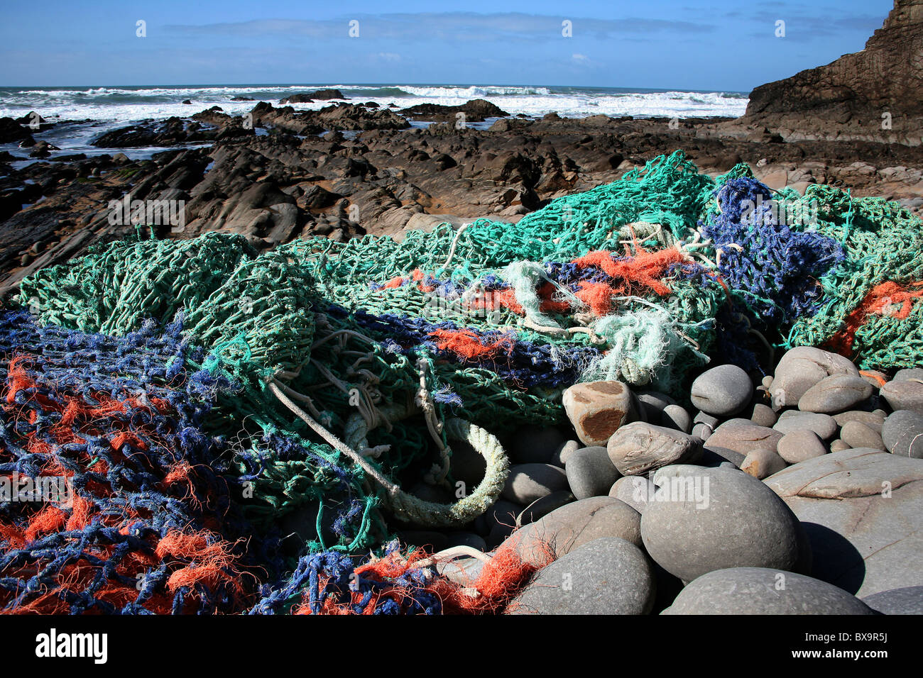 Rubbish on the beach Stock Photo - Alamy