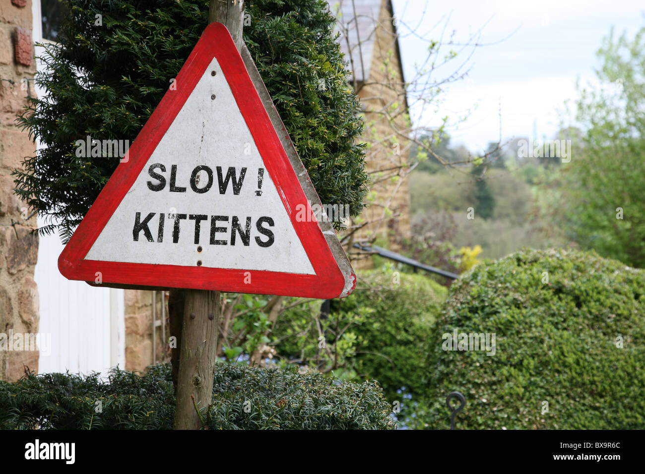 Wolf warning sign hi-res stock photography and images - Alamy
