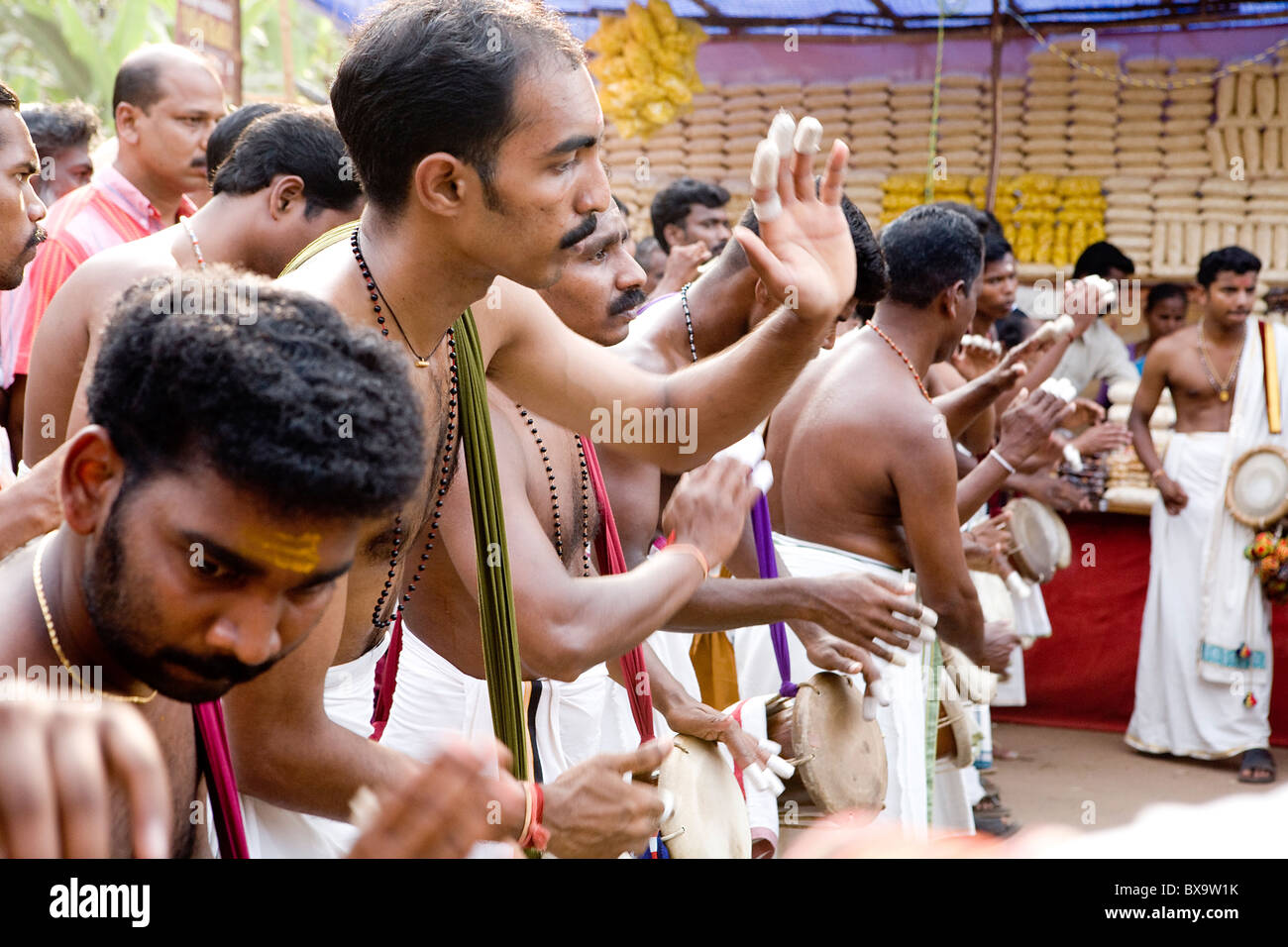 Panchavadyam hi-res stock photography and images - Alamy