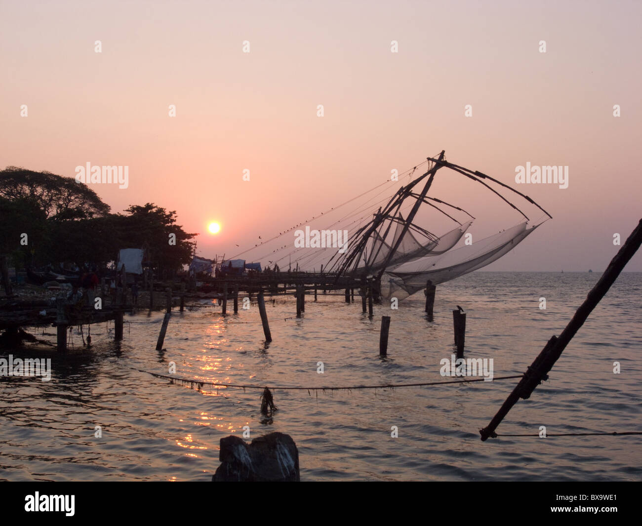Chinese fish nets hi-res stock photography and images - Alamy
