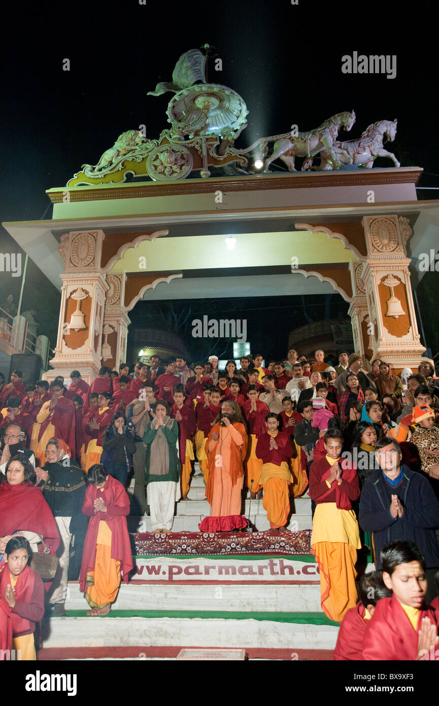 Aarti celebration ritual at the Parmarth Niketan ashram by the river ...