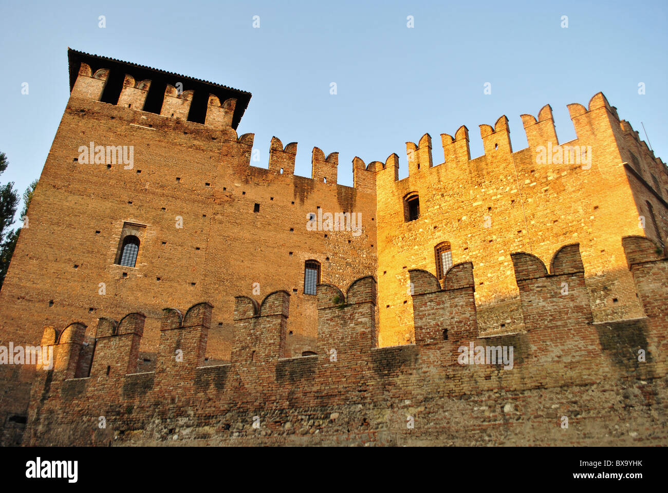 Ponte castel vecchio hi-res stock photography and images - Alamy