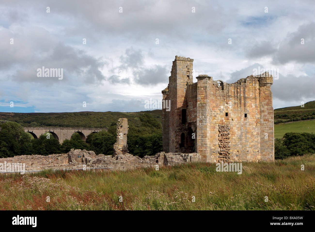View of the ruins of Edlingham Castle Stock Photo - Alamy
