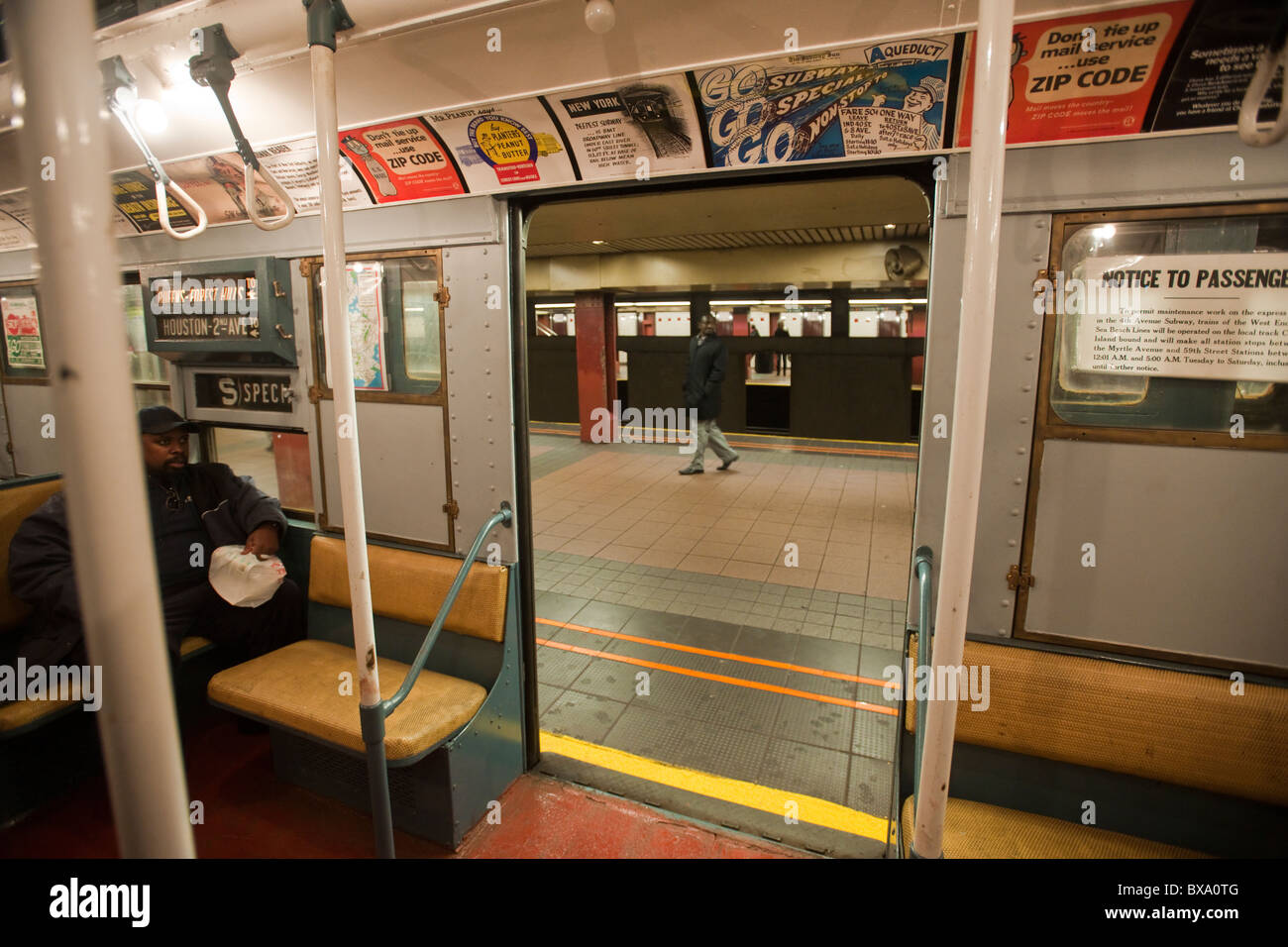 Nyc train carriages hi-res stock photography and images - Alamy