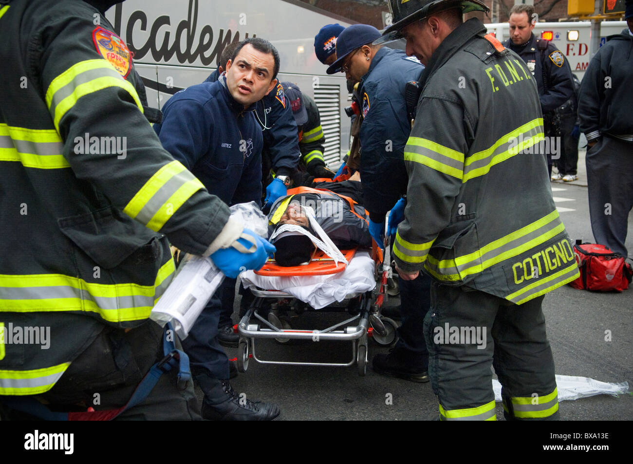 New york city first responders hi-res stock photography and images - Alamy
