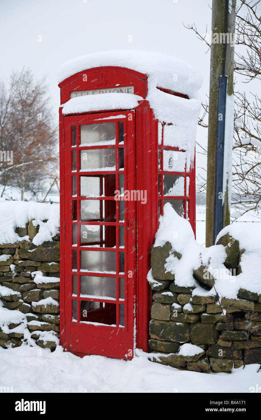 Snow covered telephone box in Honley, Holmfirth, West Yorkshire ...