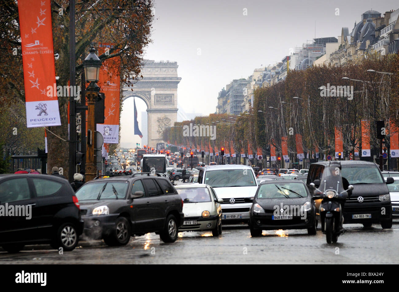 Busy traffic queuing in french hi-res stock photography and images - Alamy