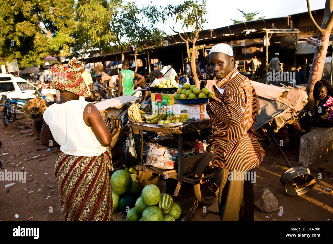 A rural market in West Africa Stock Photo - Alamy
