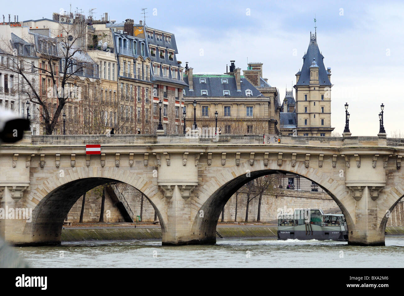 Pont neuf bridge hi-res stock photography and images - Alamy