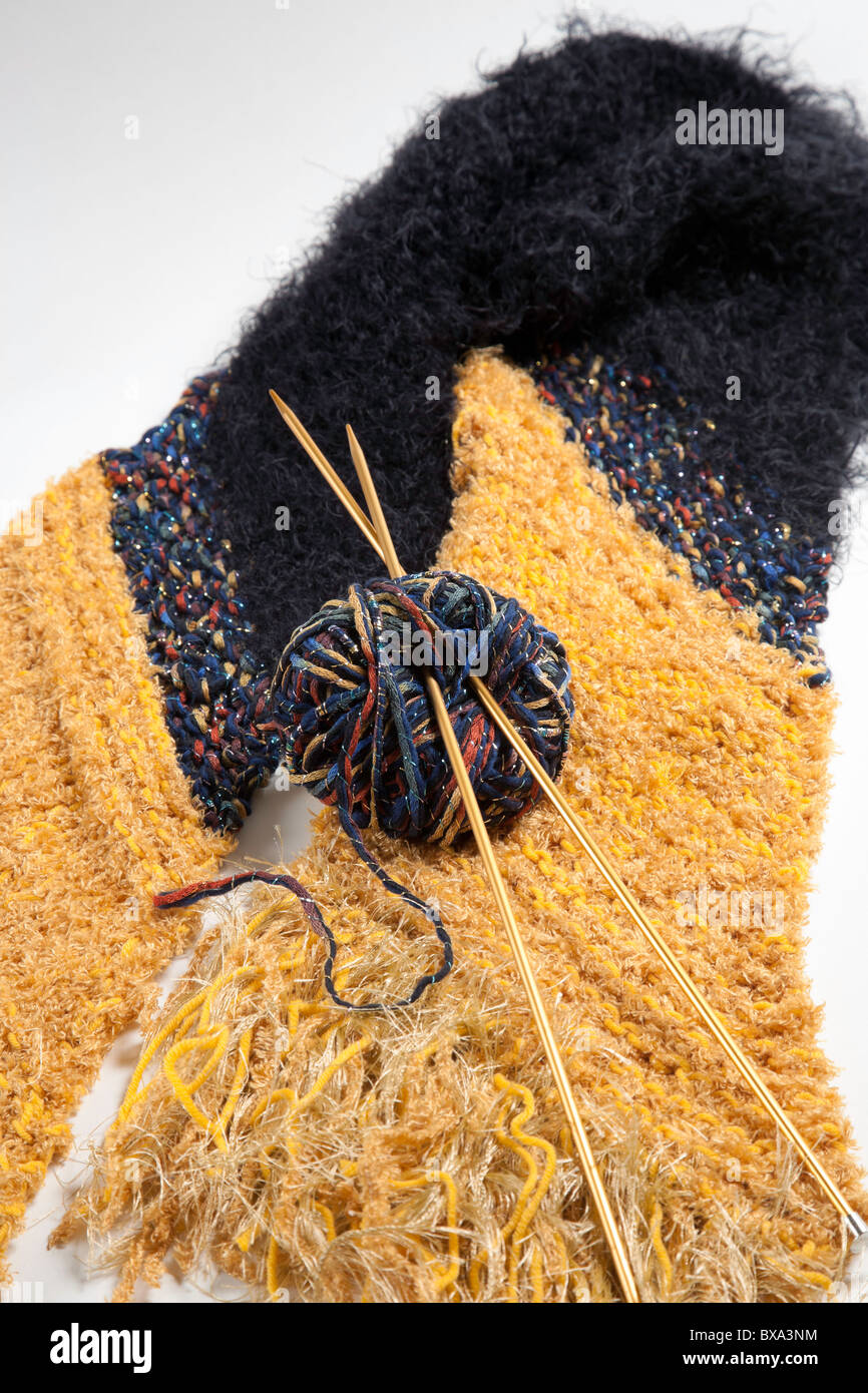 Knitting metal hi-res stock photography and images - Alamy