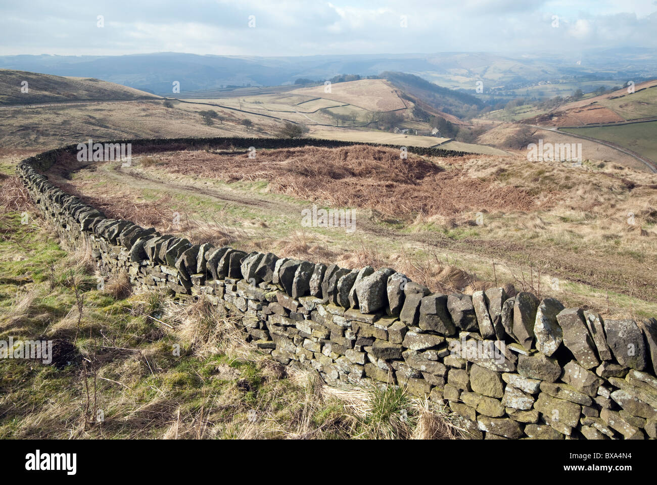 Curved drystone wall hi-res stock photography and images - Alamy
